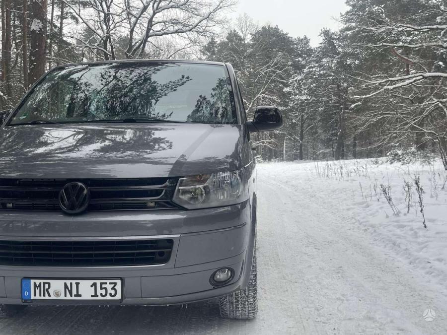 Pelēks Volkswagen Caravelle 2013 Kauņa, ar dzinēja tilpumu 2.00 L un nobraukumu 197 tūkst. km par 14990 €, foto 5 vietnē AUTOMOTO.COM.LV
