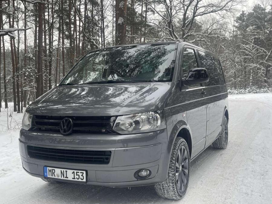 Pelēks Volkswagen Caravelle 2013 Kauņa, ar dzinēja tilpumu 2.00 L un nobraukumu 197 tūkst. km par 14990 €, foto 6 vietnē AUTOMOTO.COM.LV