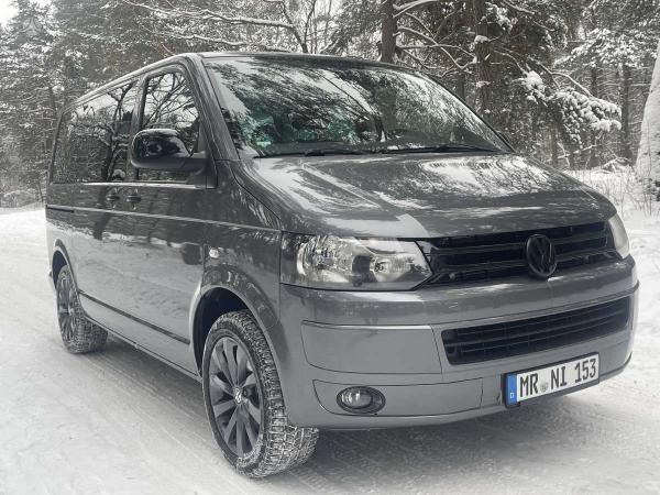 Grey Volkswagen Caravelle 2013 in Kaunas, with an engine capacity of 2.00 L and mileage of 197 thousand km for 14990 €, photo 7 on AUTOMOTO.COM.LV