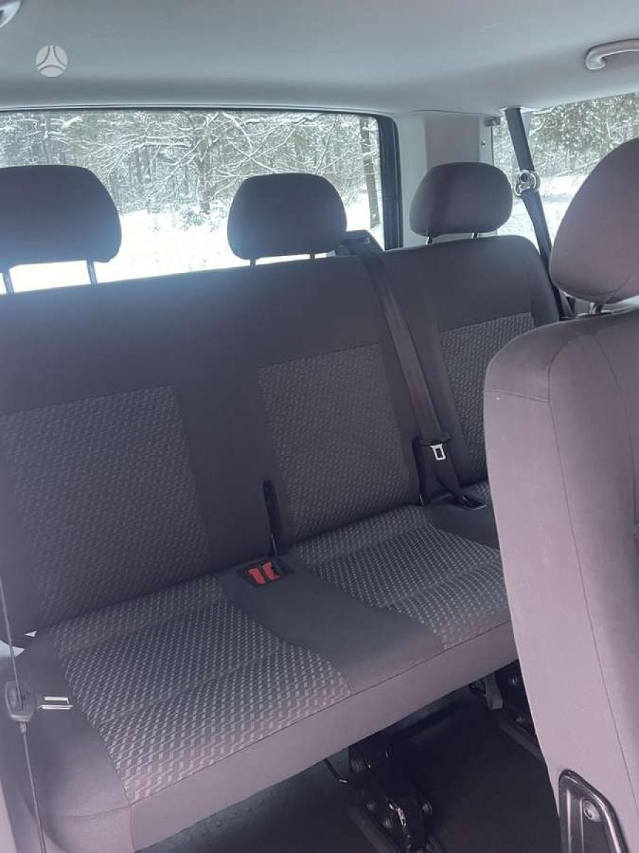 Pelēks Volkswagen Caravelle 2013 Kauņa, ar dzinēja tilpumu 2.00 L un nobraukumu 197 tūkst. km par 14990 €, foto 17 vietnē AUTOMOTO.COM.LV