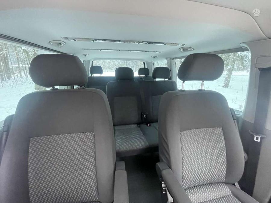 Pelēks Volkswagen Caravelle 2013 Kauņa, ar dzinēja tilpumu 2.00 L un nobraukumu 197 tūkst. km par 14990 €, foto 19 vietnē AUTOMOTO.COM.LV