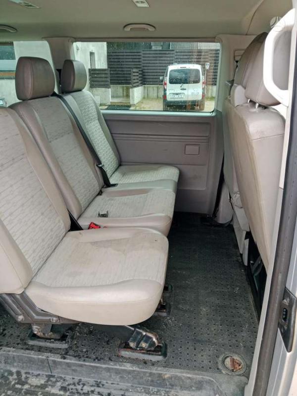 Grey Volkswagen Caravelle 2015 in Plunge, with an engine capacity of 2.00 L and mileage of 274 thousand km for 8900 €, photo 10 on AUTOMOTO.COM.LV