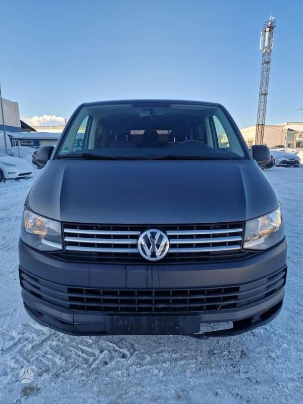 Grey Volkswagen Caravelle 2017 in Siauliai, with an engine capacity of 1.97 L and mileage of 165 thousand km for 14900 €, photo 2 on AUTOMOTO.COM.LV