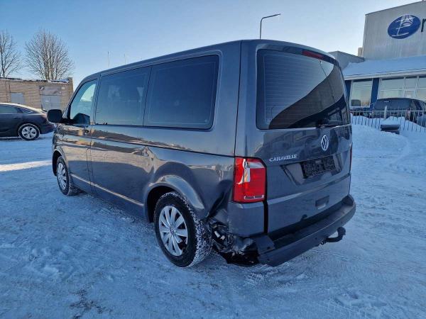 Grey Volkswagen Caravelle 2017 in Siauliai, with an engine capacity of 1.97 L and mileage of 165 thousand km for 14900 €, photo 7 on AUTOMOTO.COM.LV