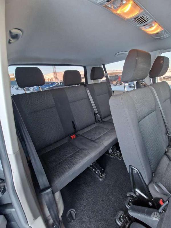 Grey Volkswagen Caravelle 2017 in Siauliai, with an engine capacity of 1.97 L and mileage of 165 thousand km for 14900 €, photo 9 on AUTOMOTO.COM.LV