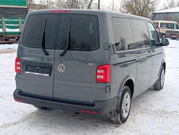 Pelēks Volkswagen Caravelle 2017 Kėdainiai, ar dzinēja tilpumu 2.00 L un nobraukumu 320 tūkst. km par 15900 €, foto 6 vietnē AUTOMOTO.COM.LV