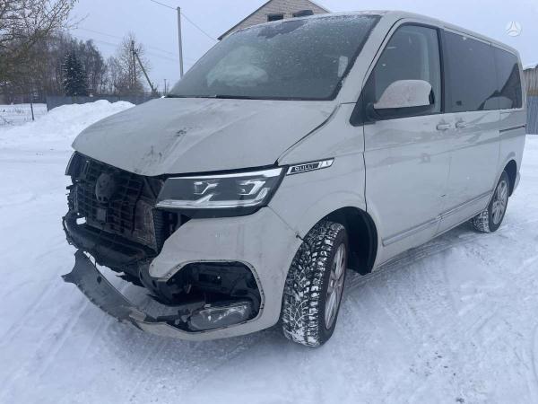 Pelēks Volkswagen Caravelle 2023 Panevēža, ar dzinēja tilpumu 2.00 L un nobraukumu 27 tūkst. km par 21000 €, foto 4 vietnē AUTOMOTO.COM.LV