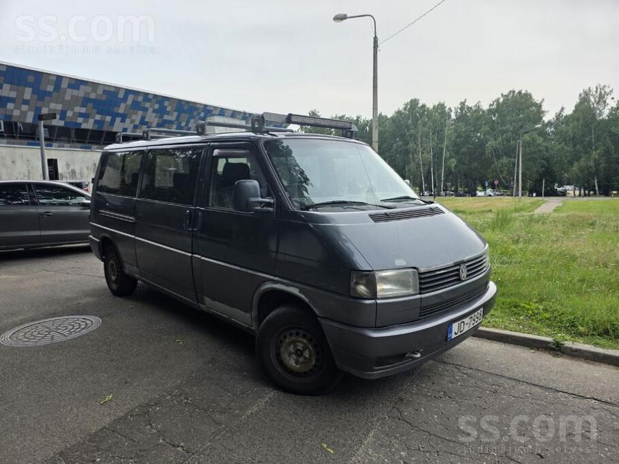 Pelēks Volkswagen Caravelle 1994 Rīga, ar dzinēja tilpumu 1.90 L un nobraukumu 370 tūkst. km par 2700 €, foto 1 vietnē AUTOMOTO.COM.LV