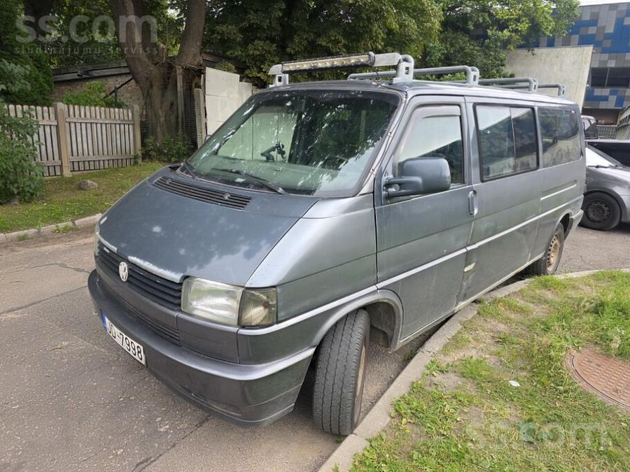 Pelēks Volkswagen Caravelle 1994 Rīga, ar dzinēja tilpumu 1.90 L un nobraukumu 370 tūkst. km par 2700 €, foto 3 vietnē AUTOMOTO.COM.LV