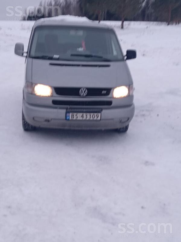 Pelēks Volkswagen Caravelle 2000 Tukums, ar dzinēja tilpumu 2.50 L un nobraukumu 438 tūkst. km par 3250 €, foto 1 vietnē AUTOMOTO.COM.LV