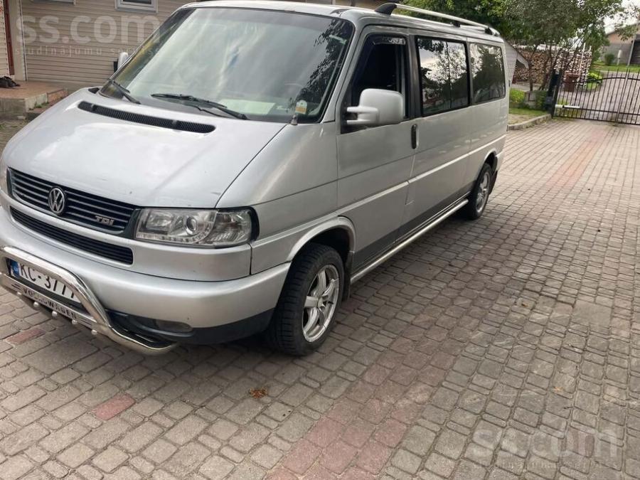 Grey Volkswagen Caravelle 2003 in Valka, with an engine capacity of 2.50 L and mileage of 472 thousand km for 3500 €, photo 3 on AUTOMOTO.COM.LV