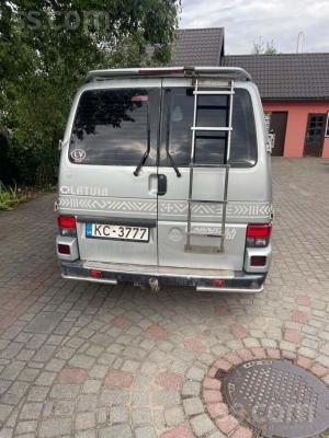 Grey Volkswagen Caravelle 2003 in Valka, with an engine capacity of 2.50 L and mileage of 472 thousand km for 3500 €, photo 5 on AUTOMOTO.COM.LV