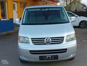 Pelēks Volkswagen Caravelle 2005 Viļņa, ar dzinēja tilpumu 1.90 L un nobraukumu 301 tūkst. km par 5999 €, foto 4 vietnē AUTOMOTO.COM.LV