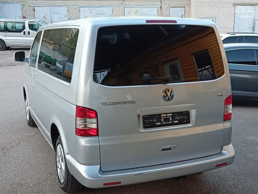 Pelēks Volkswagen Caravelle 2005 Viļņa, ar dzinēja tilpumu 1.90 L un nobraukumu 301 tūkst. km par 5999 €, foto 6 vietnē AUTOMOTO.COM.LV