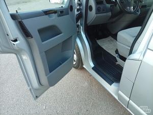 Pelēks Volkswagen Caravelle 2005 Viļņa, ar dzinēja tilpumu 1.90 L un nobraukumu 301 tūkst. km par 5999 €, foto 11 vietnē AUTOMOTO.COM.LV
