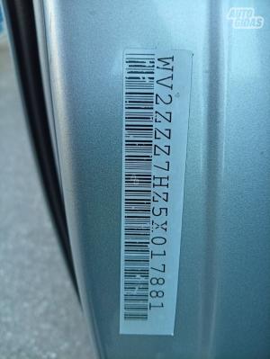 Pelēks Volkswagen Caravelle 2005 Viļņa, ar dzinēja tilpumu 1.90 L un nobraukumu 301 tūkst. km par 5999 €, foto 16 vietnē AUTOMOTO.COM.LV