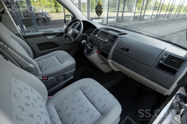 Grey Volkswagen Caravelle 2005 in Tukums, with an engine capacity of 2.50 L and mileage of 0 thousand km for 7300 €, photo 3 on AUTOMOTO.COM.LV
