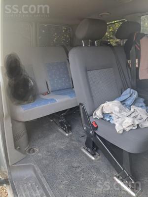 Grey Volkswagen Caravelle 2005 in Ogre, with an engine capacity of 2.50 L and mileage of 490 thousand km for 3100 €, photo 7 on AUTOMOTO.COM.LV