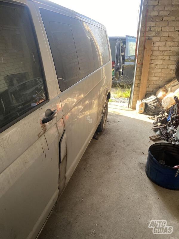 Grey Volkswagen Caravelle 2006 in Kaunas, with an engine capacity of 2.50 L and mileage of 350 thousand km for 3100 €, photo 3 on AUTOMOTO.COM.LV