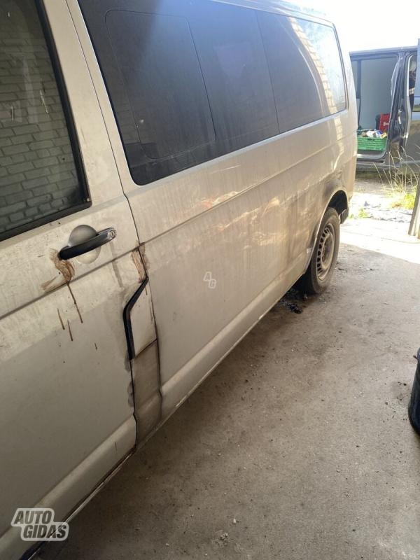Grey Volkswagen Caravelle 2006 in Kaunas, with an engine capacity of 2.50 L and mileage of 350 thousand km for 3100 €, photo 6 on AUTOMOTO.COM.LV