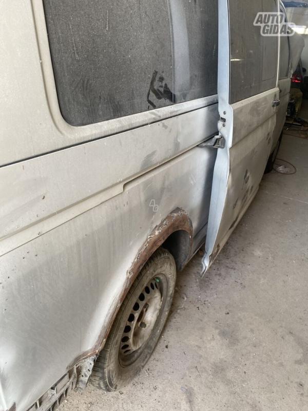 Grey Volkswagen Caravelle 2006 in Kaunas, with an engine capacity of 2.50 L and mileage of 350 thousand km for 3100 €, photo 9 on AUTOMOTO.COM.LV