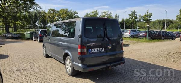 Grey Volkswagen Caravelle 2006 in Valmiera, with an engine capacity of 2.50 L and mileage of 388 thousand km for 4300 €, photo 5 on AUTOMOTO.COM.LV