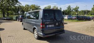 Grey Volkswagen Caravelle 2006 in Valmiera, with an engine capacity of 2.50 L and mileage of 388 thousand km for 4300 €, photo 5 on AUTOMOTO.COM.LV