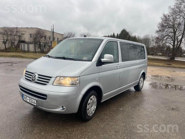 Pelēks Volkswagen Caravelle 2006 Ogre, ar dzinēja tilpumu 2.50 L un nobraukumu 371 tūkst. km par 5850 €, foto 1 vietnē AUTOMOTO.COM.LV