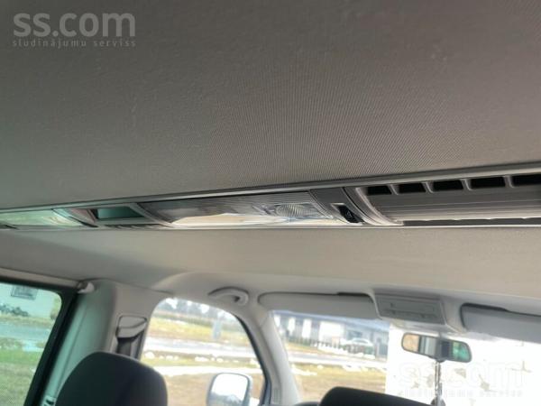 Pelēks Volkswagen Caravelle 2006 Ogre, ar dzinēja tilpumu 2.50 L un nobraukumu 371 tūkst. km par 5850 €, foto 8 vietnē AUTOMOTO.COM.LV
