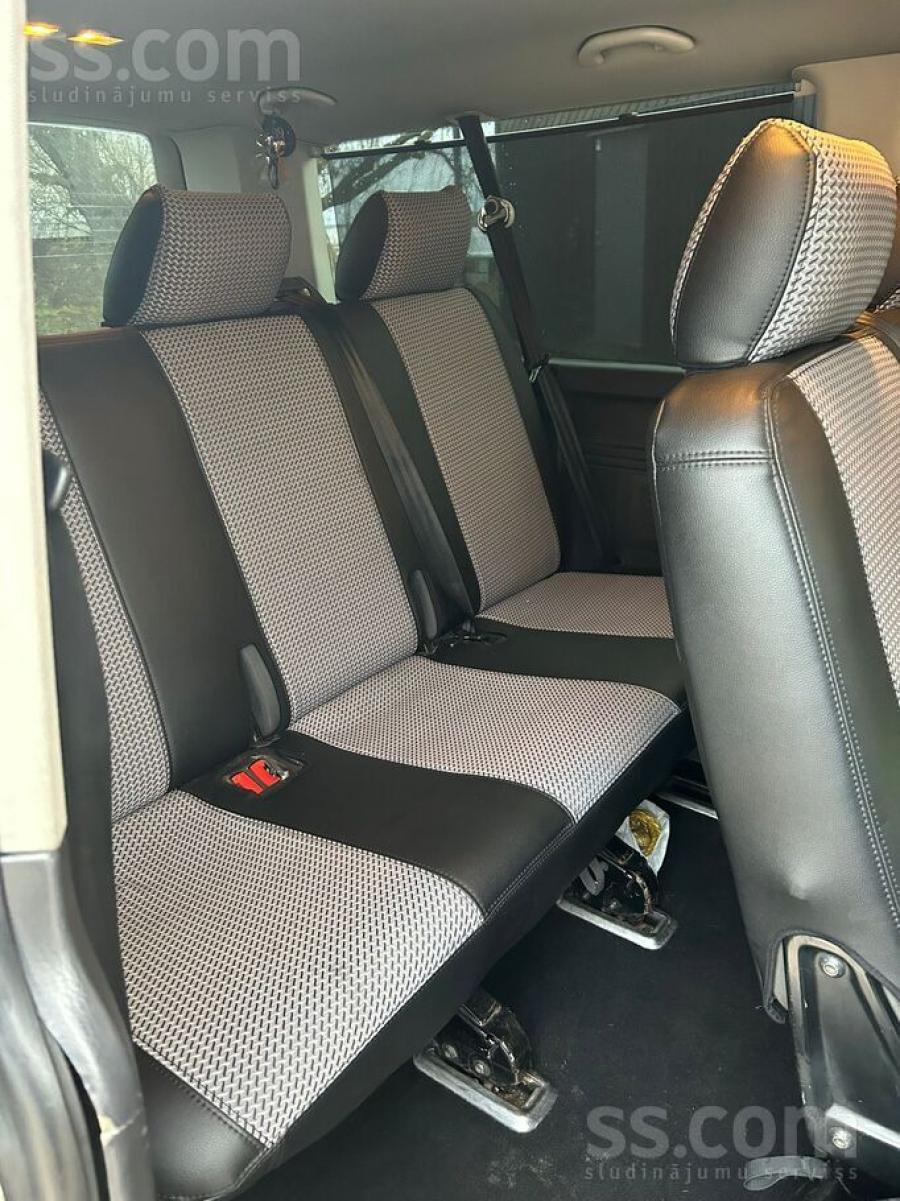 Pelēks Volkswagen Caravelle 2007 Liepāja, ar dzinēja tilpumu 2.50 L un nobraukumu 295 tūkst. km par 4300 €, foto 5 vietnē AUTOMOTO.COM.LV