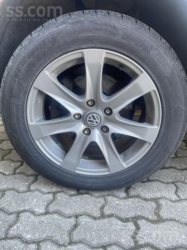 Pelēks Volkswagen Caravelle 2007 Liepāja, ar dzinēja tilpumu 2.50 L un nobraukumu 295 tūkst. km par 4300 €, foto 6 vietnē AUTOMOTO.COM.LV