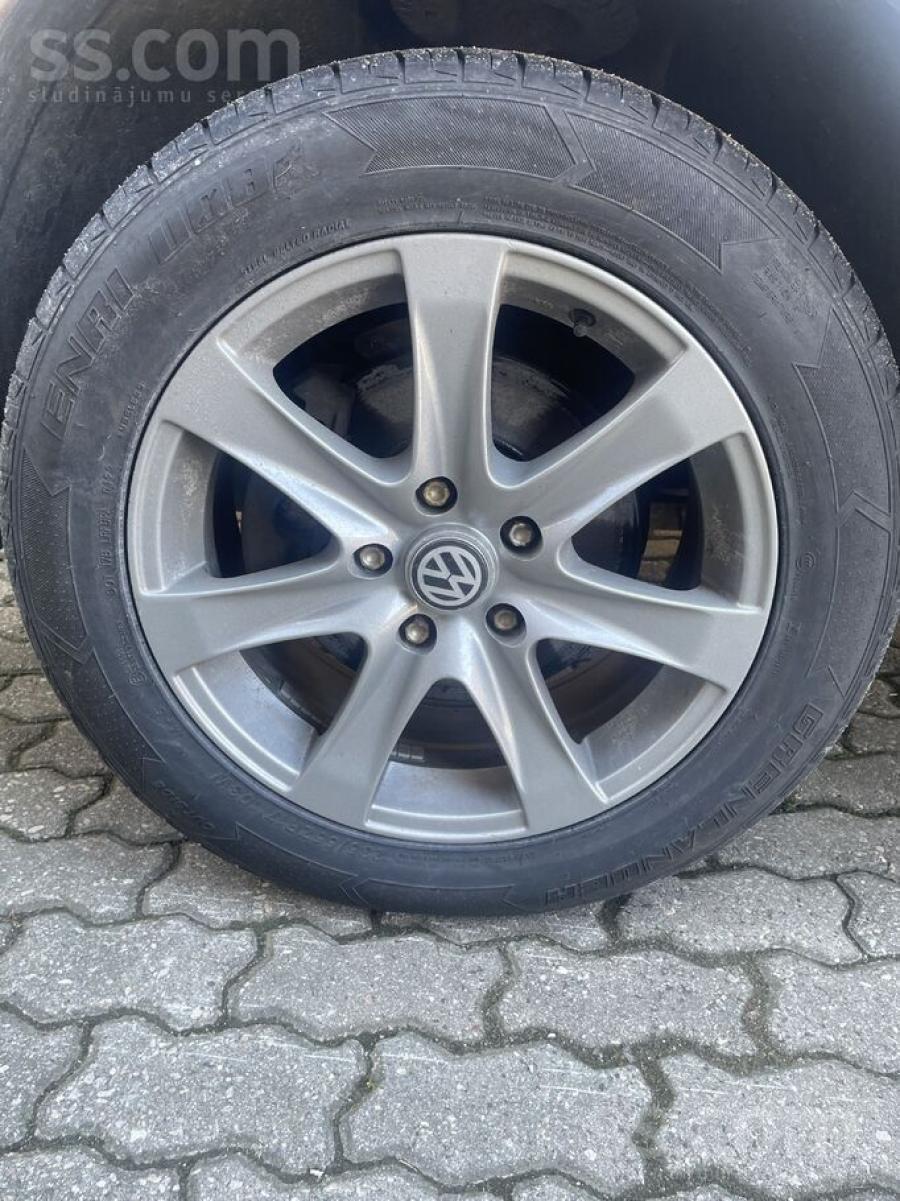 Pelēks Volkswagen Caravelle 2007 Liepāja, ar dzinēja tilpumu 2.50 L un nobraukumu 295 tūkst. km par 4300 €, foto 7 vietnē AUTOMOTO.COM.LV