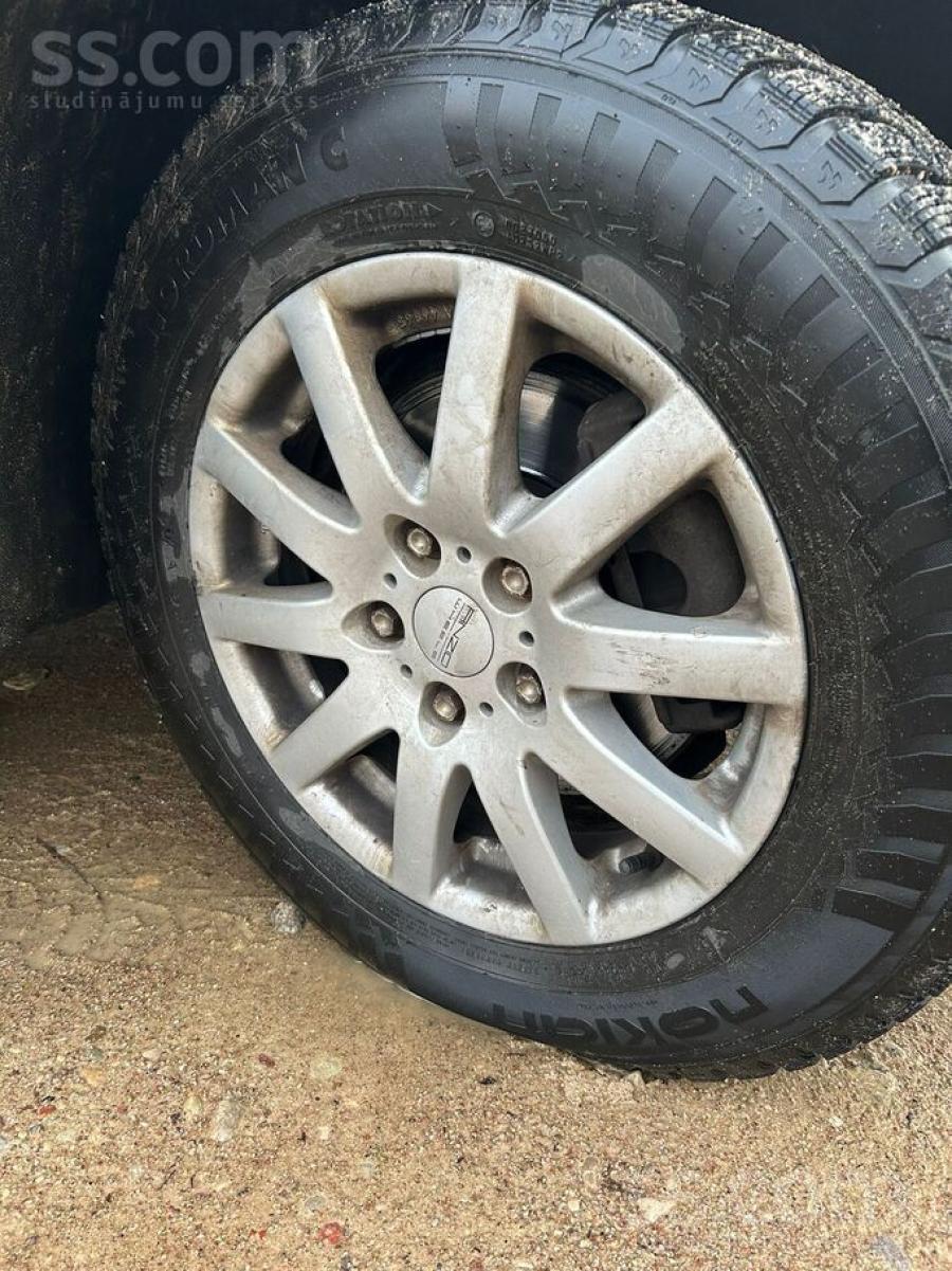 Pelēks Volkswagen Caravelle 2007 Liepāja, ar dzinēja tilpumu 2.50 L un nobraukumu 295 tūkst. km par 4300 €, foto 8 vietnē AUTOMOTO.COM.LV