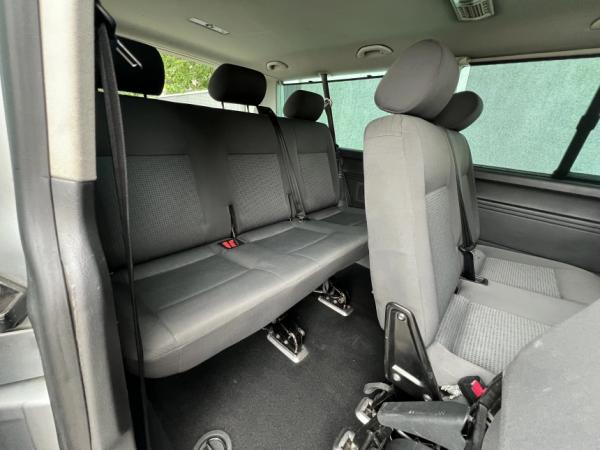 Серый Фольксваген Каравелла 2008 в Рига, объемом двигателя 2.50 л и пробегом 474 тыс. км за 6999 €, фото 3 на AUTOMOTO.COM.LV