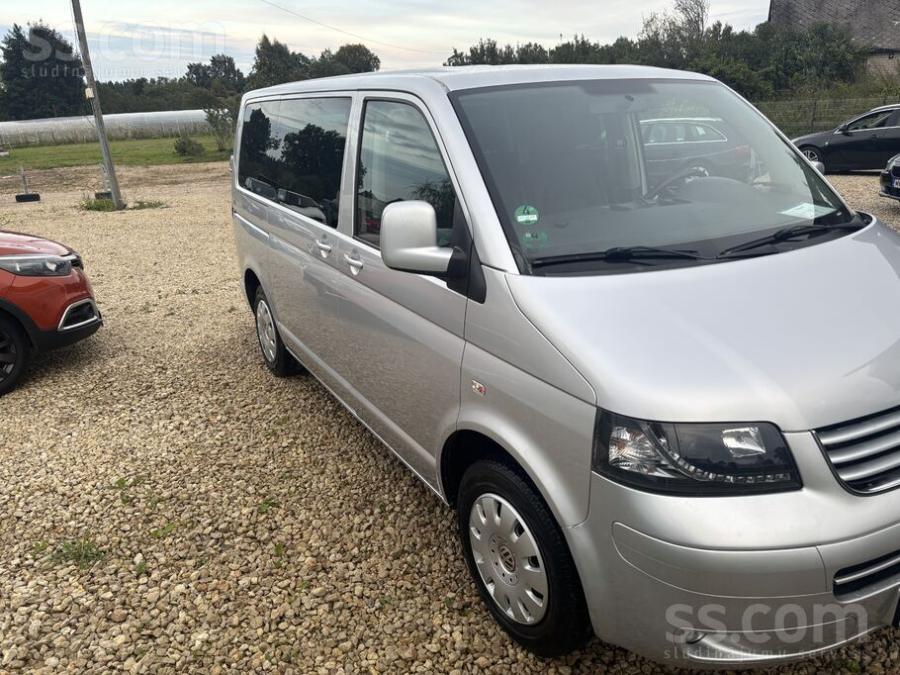 Pelēks Volkswagen Caravelle 2008 Rēzekne, ar dzinēja tilpumu 2.50 L un nobraukumu 360 tūkst. km par 7500 €, foto 4 vietnē AUTOMOTO.COM.LV