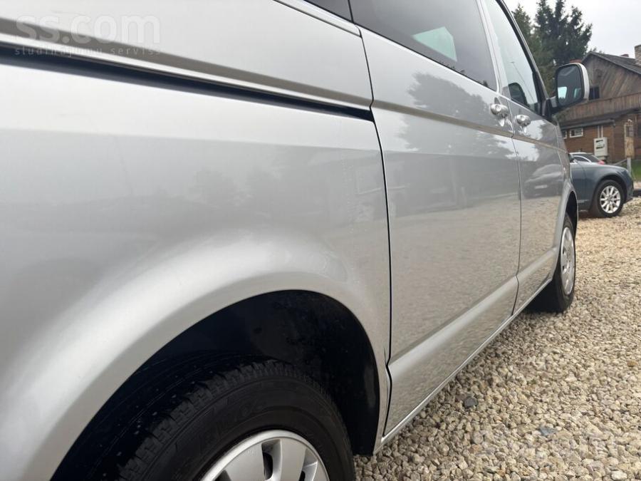Pelēks Volkswagen Caravelle 2008 Rēzekne, ar dzinēja tilpumu 2.50 L un nobraukumu 360 tūkst. km par 7500 €, foto 6 vietnē AUTOMOTO.COM.LV