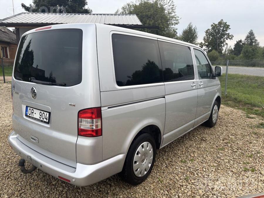 Pelēks Volkswagen Caravelle 2008 Rēzekne, ar dzinēja tilpumu 2.50 L un nobraukumu 360 tūkst. km par 7500 €, foto 7 vietnē AUTOMOTO.COM.LV