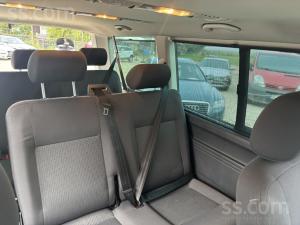 Pelēks Volkswagen Caravelle 2008 Rēzekne, ar dzinēja tilpumu 2.50 L un nobraukumu 360 tūkst. km par 7500 €, foto 14 vietnē AUTOMOTO.COM.LV