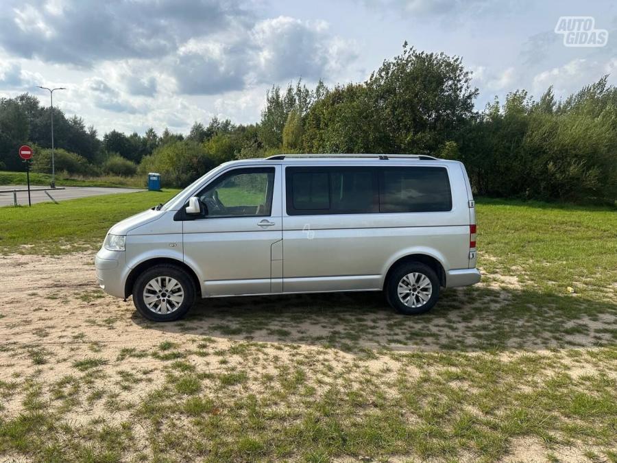 Pelēks Volkswagen Caravelle 2009 Viļņa, ar dzinēja tilpumu 2.50 L un nobraukumu 522 tūkst. km par 7499 €, foto 3 vietnē AUTOMOTO.COM.LV