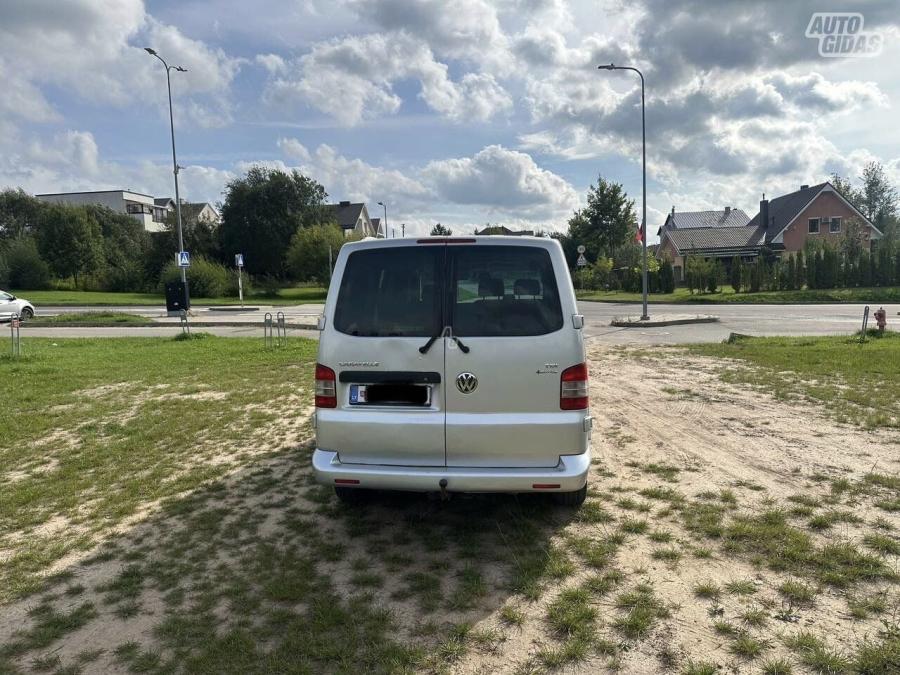 Pelēks Volkswagen Caravelle 2009 Viļņa, ar dzinēja tilpumu 2.50 L un nobraukumu 522 tūkst. km par 7499 €, foto 5 vietnē AUTOMOTO.COM.LV
