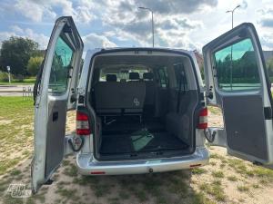 Pelēks Volkswagen Caravelle 2009 Viļņa, ar dzinēja tilpumu 2.50 L un nobraukumu 522 tūkst. km par 7499 €, foto 6 vietnē AUTOMOTO.COM.LV