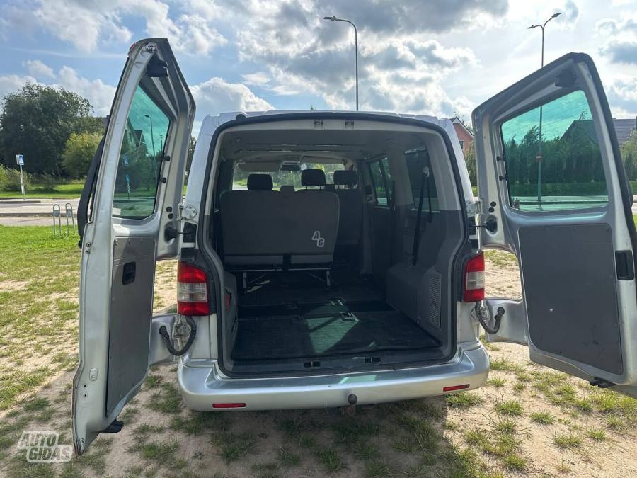 Pelēks Volkswagen Caravelle 2009 Viļņa, ar dzinēja tilpumu 2.50 L un nobraukumu 522 tūkst. km par 7499 €, foto 6 vietnē AUTOMOTO.COM.LV