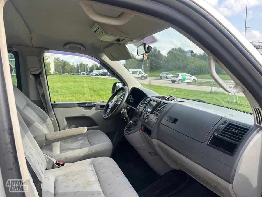 Pelēks Volkswagen Caravelle 2009 Viļņa, ar dzinēja tilpumu 2.50 L un nobraukumu 522 tūkst. km par 7499 €, foto 11 vietnē AUTOMOTO.COM.LV