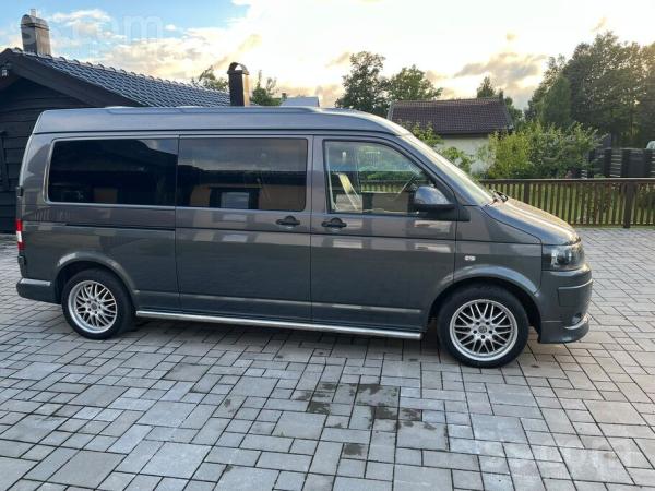 Pelēks Volkswagen Caravelle 2010 Rēzekne, ar dzinēja tilpumu 2.00 L un nobraukumu 284 tūkst. km par 13600 €, foto 5 vietnē AUTOMOTO.COM.LV