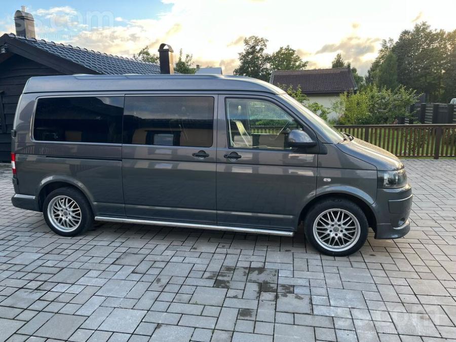Pelēks Volkswagen Caravelle 2010 Rēzekne, ar dzinēja tilpumu 2.00 L un nobraukumu 284 tūkst. km par 13600 €, foto 6 vietnē AUTOMOTO.COM.LV