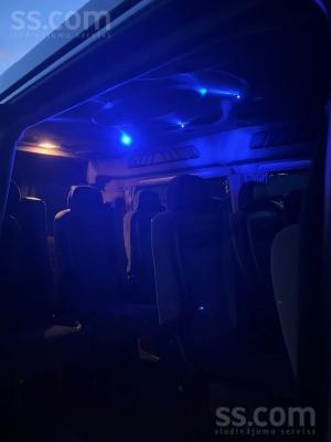 Pelēks Volkswagen Caravelle 2010 Rēzekne, ar dzinēja tilpumu 2.00 L un nobraukumu 284 tūkst. km par 13600 €, foto 9 vietnē AUTOMOTO.COM.LV