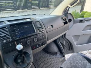 Pelēks Volkswagen Caravelle 2010 Rēzekne, ar dzinēja tilpumu 2.00 L un nobraukumu 284 tūkst. km par 13600 €, foto 14 vietnē AUTOMOTO.COM.LV
