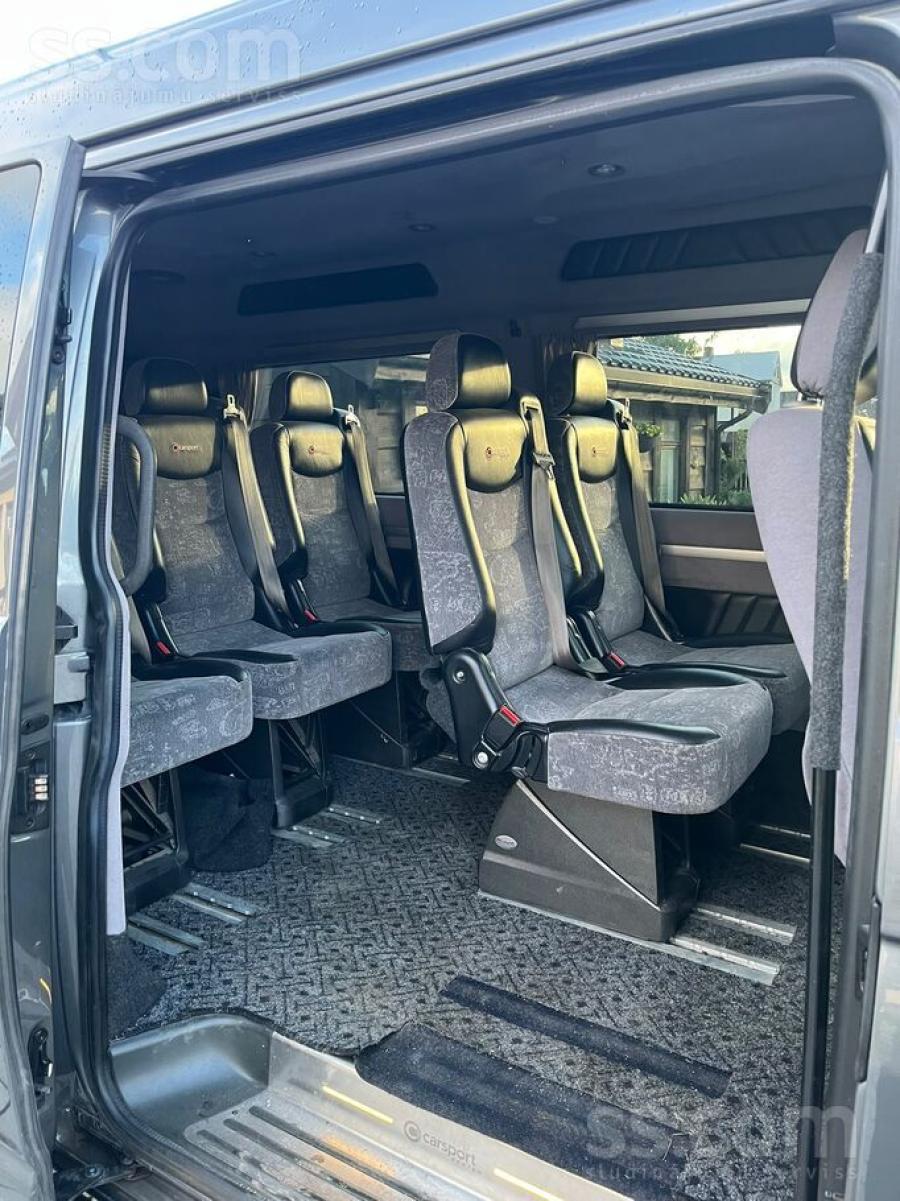 Pelēks Volkswagen Caravelle 2010 Rēzekne, ar dzinēja tilpumu 2.00 L un nobraukumu 284 tūkst. km par 13600 €, foto 19 vietnē AUTOMOTO.COM.LV