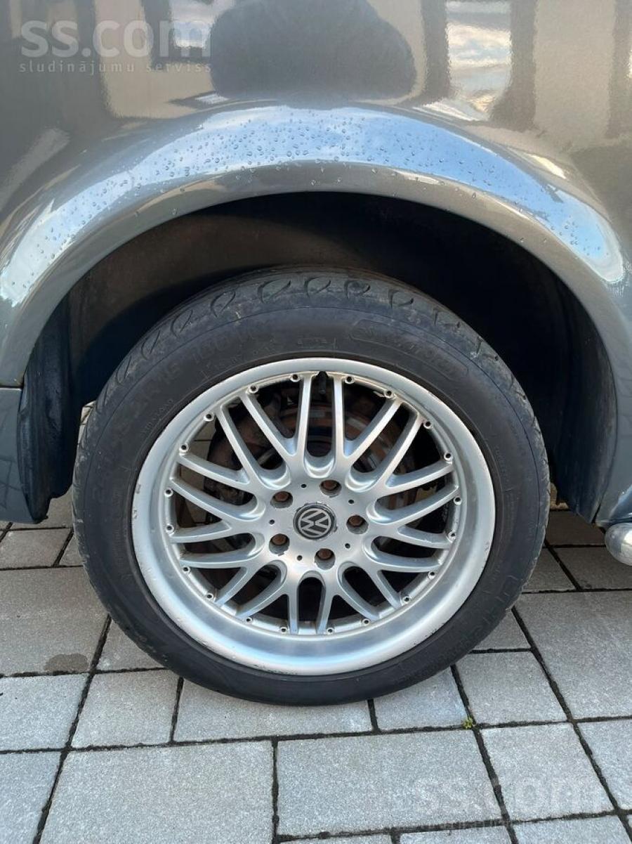 Pelēks Volkswagen Caravelle 2010 Rēzekne, ar dzinēja tilpumu 2.00 L un nobraukumu 284 tūkst. km par 13600 €, foto 21 vietnē AUTOMOTO.COM.LV