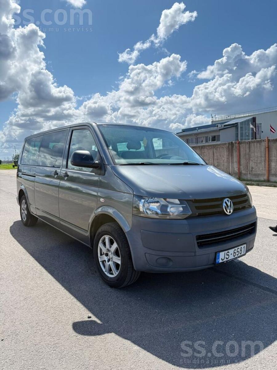 Pelēks Volkswagen Caravelle 2010 Rīga, ar dzinēja tilpumu 2.00 L un nobraukumu 268 tūkst. km par 6900 €, foto 4 vietnē AUTOMOTO.COM.LV